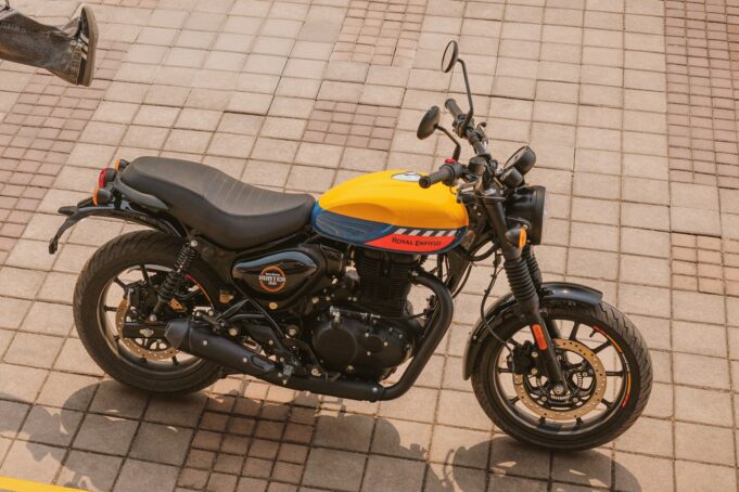 Royal Enfield Refreshes the 2026 Hunter 350 with new variant and colour ...